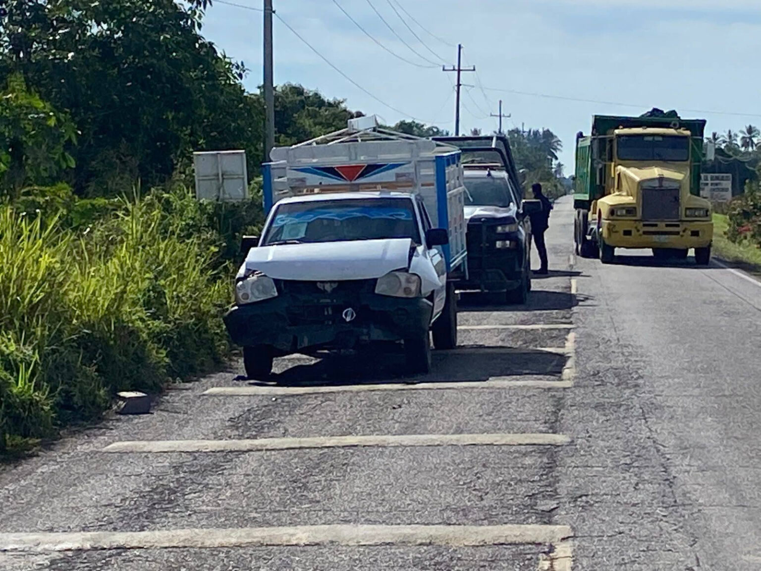 Choque entre camioneta y taxi en la Escuinapa - Teacapán » Noticias ...